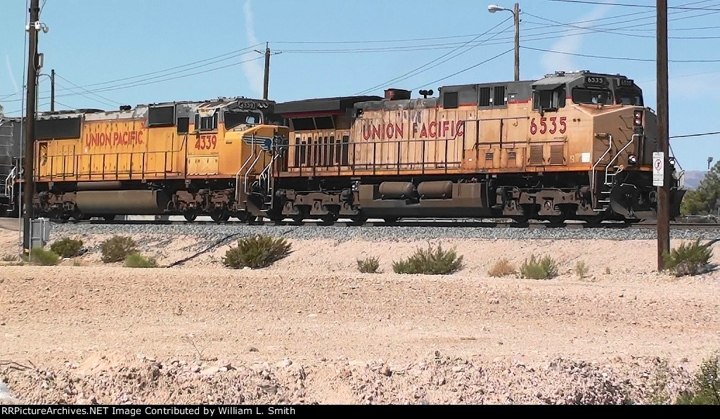 EB Manifest Frt at Arden Yard - Crew Change Point -1